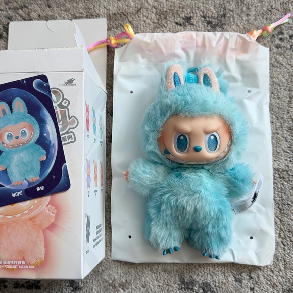 POP MART | Toys | Pop Mart Labubu Big Into Energy Hope Keychain 0 ...
